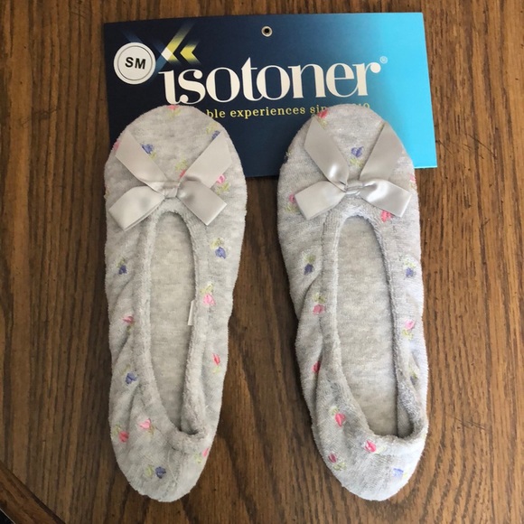 isotoner | Shoes | Isotoner Heather Gray Slippers Size Small | Poshmark